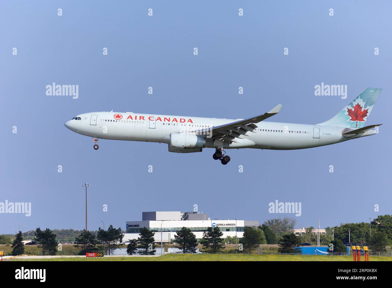 Air Canada, Airbus 330, C-GHKR, Landing at Pearson Airport, Toronto ...