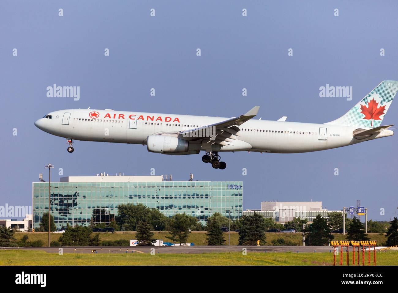 Air Canada, Airbus 330, C-GHKR, Landing at Pearson Airport, Toronto ...