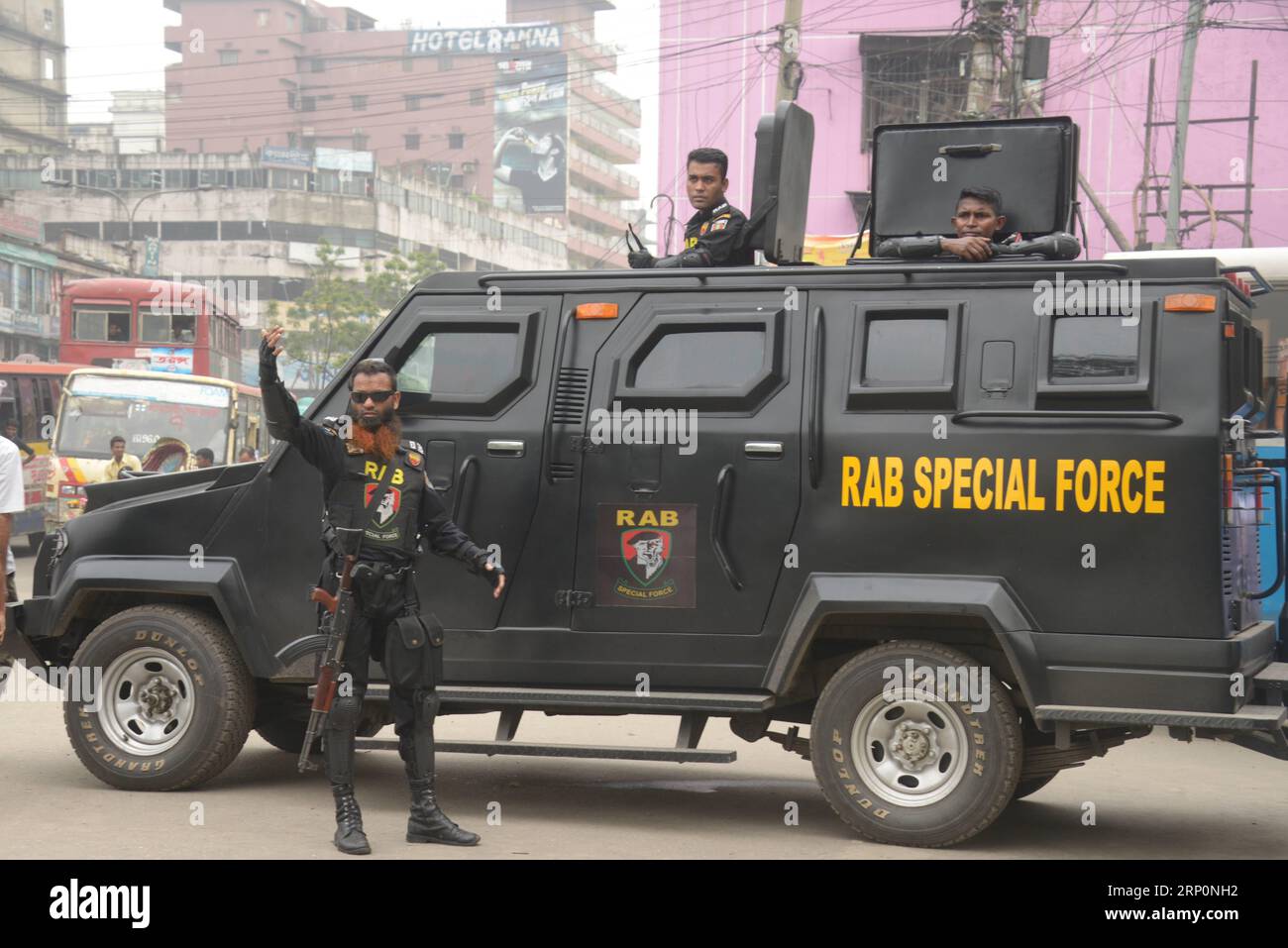 (180520) -- DHAKA, May 20, 2018 -- Bangladesh s anti-crime elite force ...