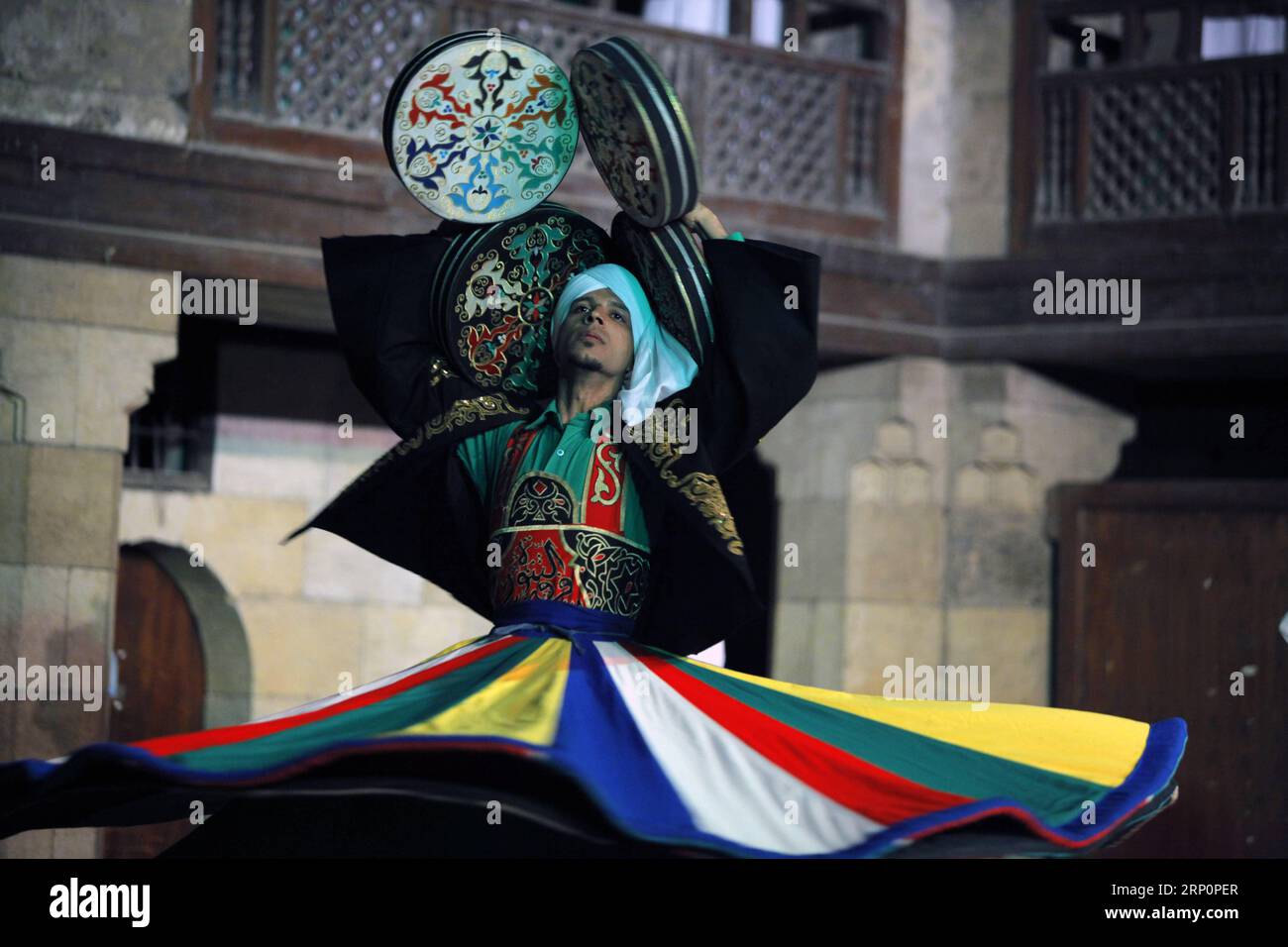 Cairo egyptian sufi tanoura hi-res stock photography and images - Alamy