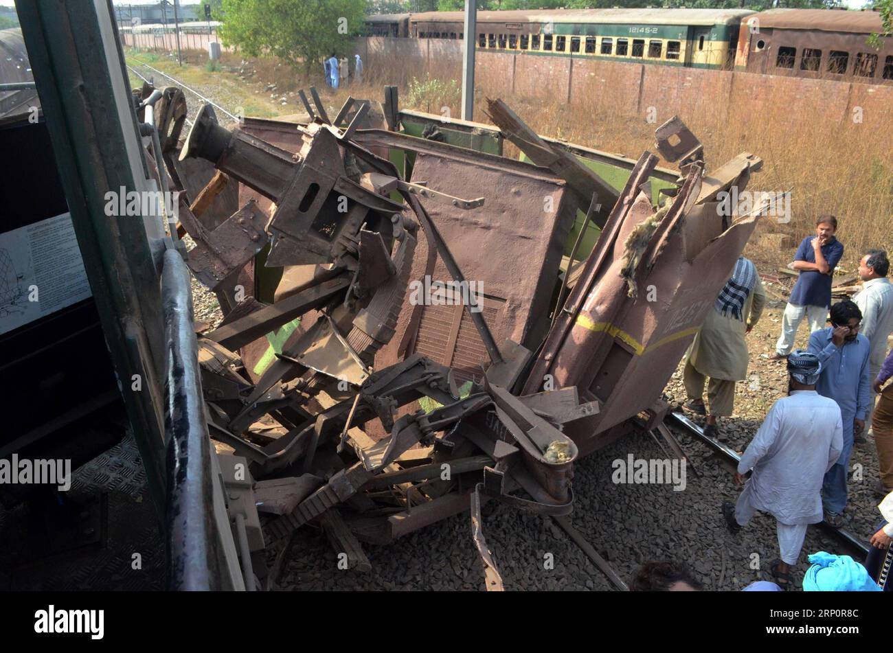 Railways in pakistan hi-res stock photography and images - Alamy