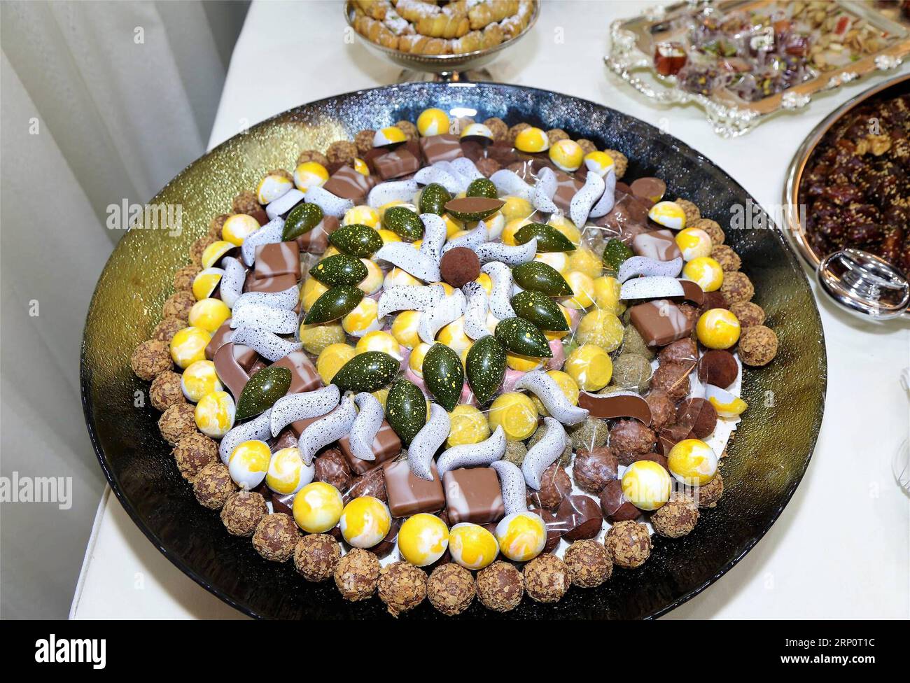 Ramadan family kuwait hi-res stock photography and images - Alamy