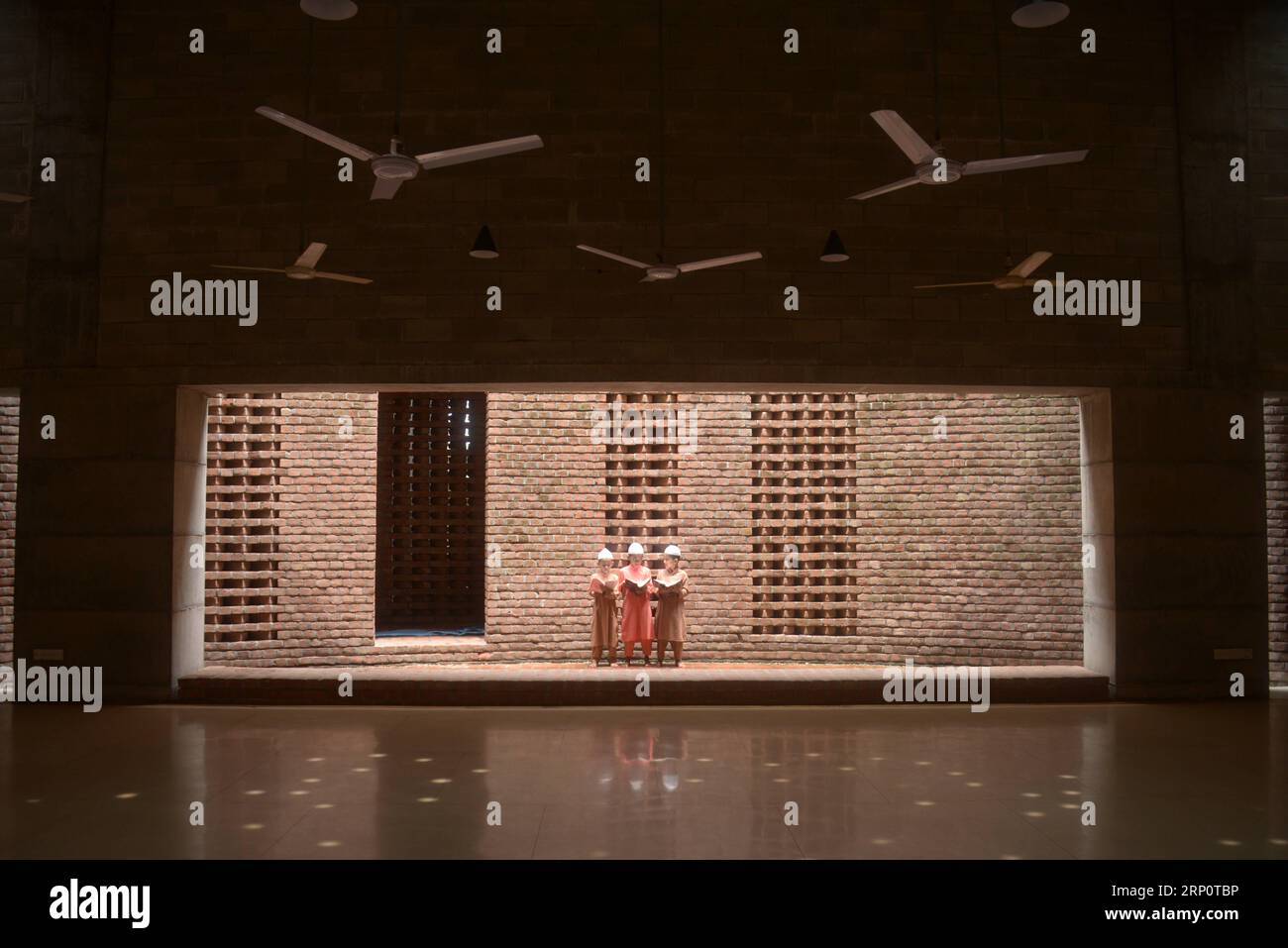 Bait rouf mosque hi-res stock photography and images - Alamy