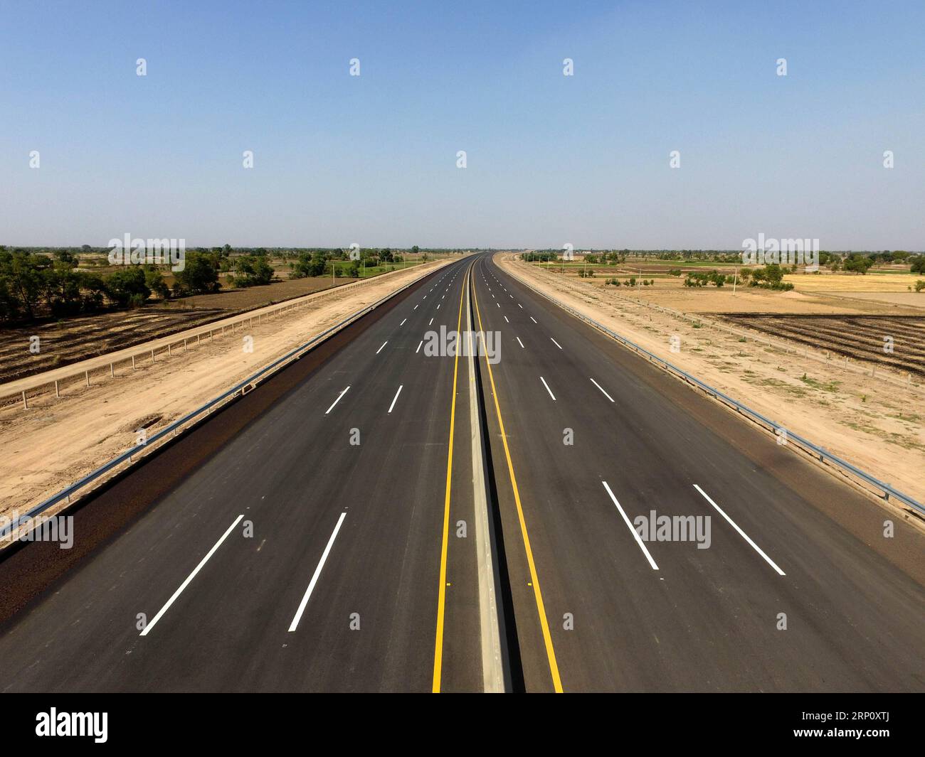 Lahore abdul hakeem motorway hi-res stock photography and images - Alamy