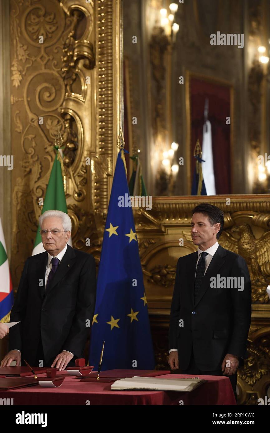 Cabinet italien hi-res stock photography and images - Alamy