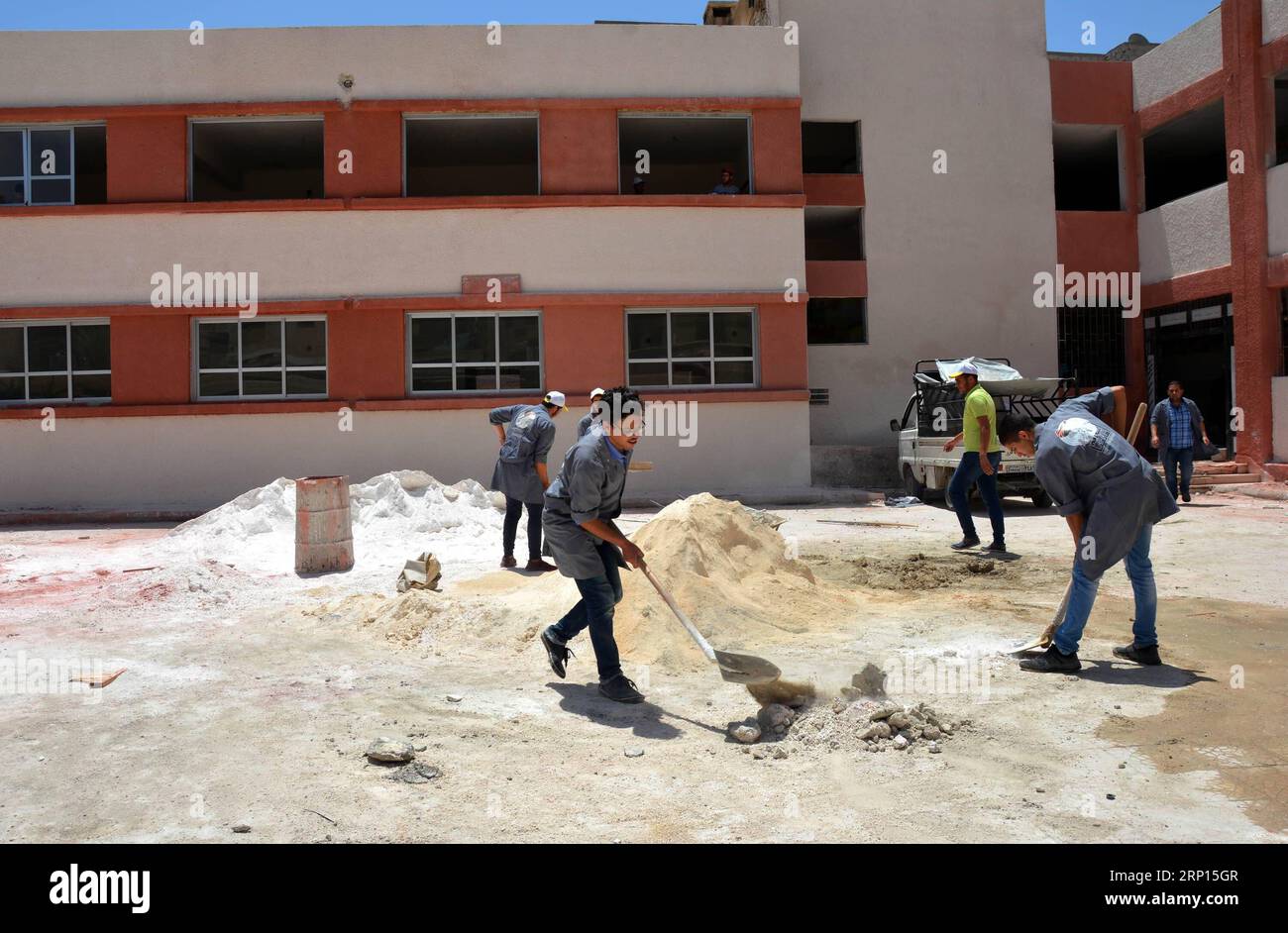 School rebuild hi-res stock photography and images - Alamy