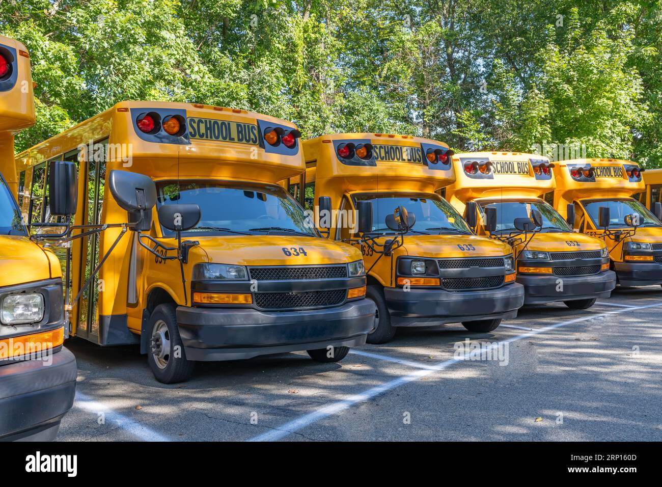 Hybrid school bus hi-res stock photography and images - Alamy