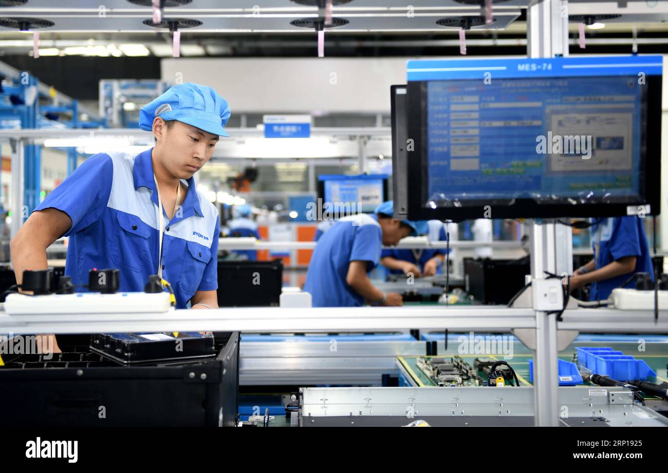 Data driven ai hi-res stock photography and images - Alamy