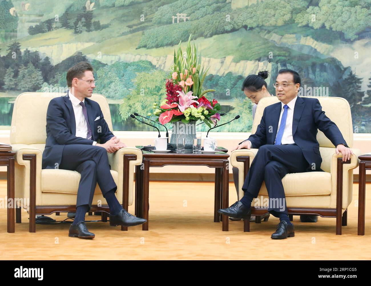 (180625) -- BEIJING, June 25, 2018 -- Chinese Premier Li Keqiang (R ...