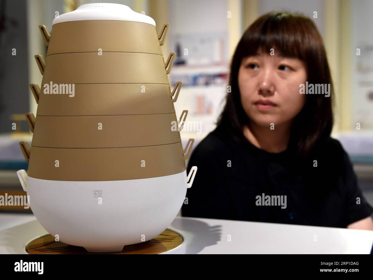 (180627) -- SHAOWU, June 27, 2018 -- Contestant Li Xia from the Luxun ...