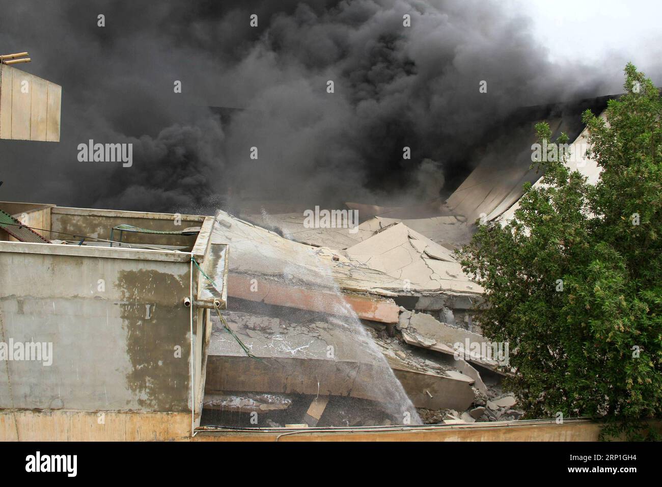 From pakistan fire hi-res stock photography and images - Alamy