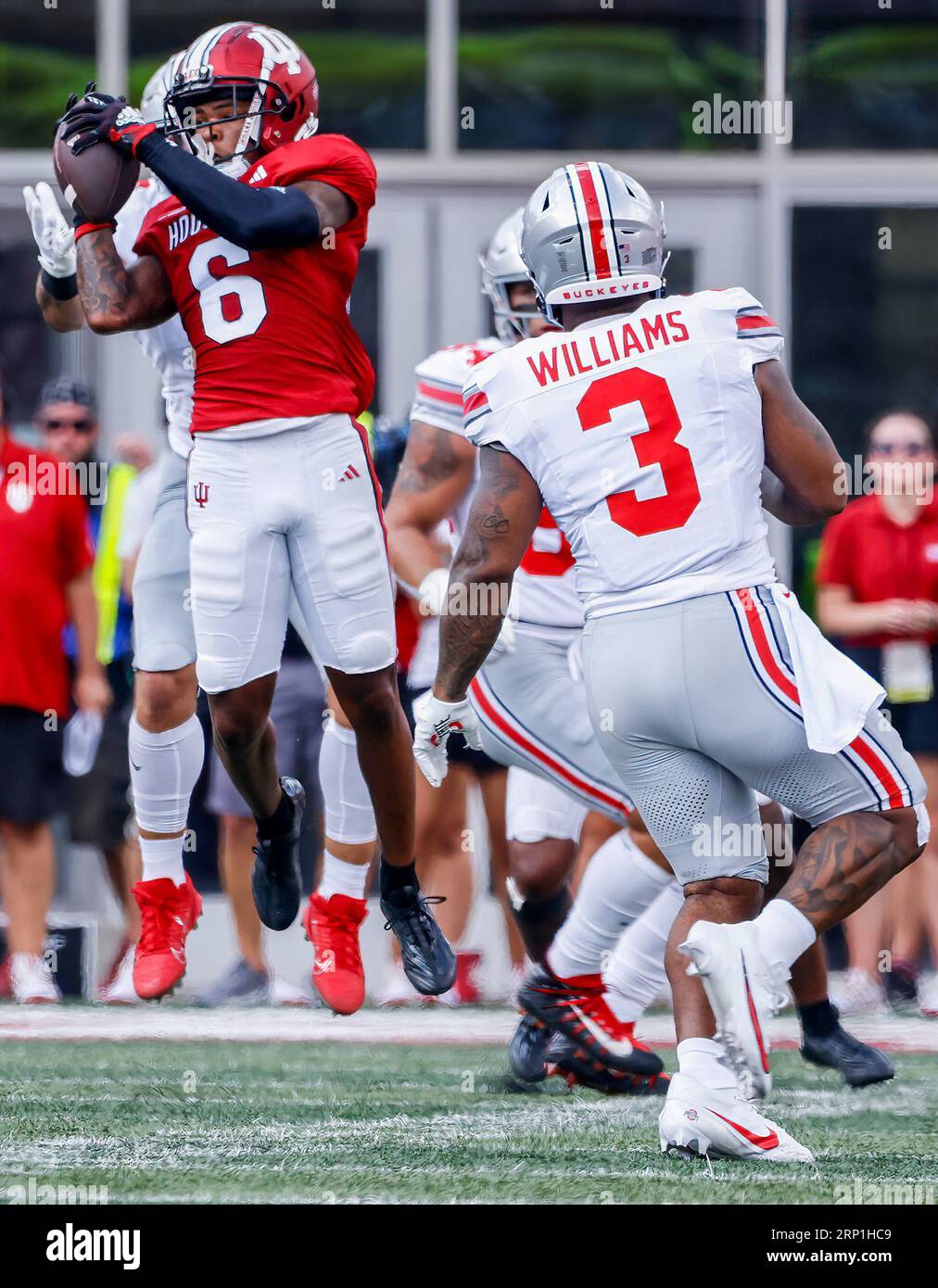 Bloomington, United States. 02nd Sep, 2023. Indiana Hoosiers defensive ...