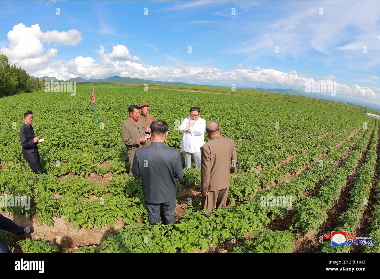 Dprk samjiyon construction kim hi-res stock photography and images - Alamy