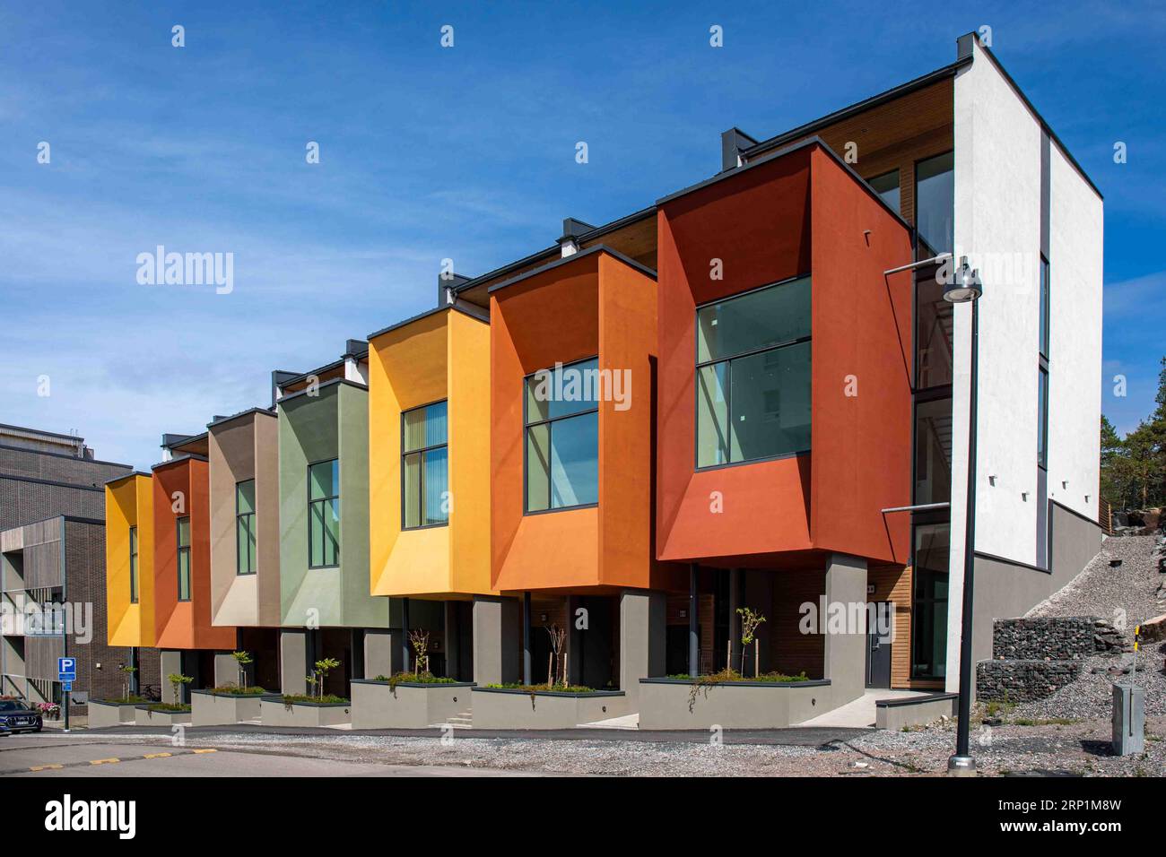 Newly built residential building on Pojamankatu in Kruunuvuorenranta ...