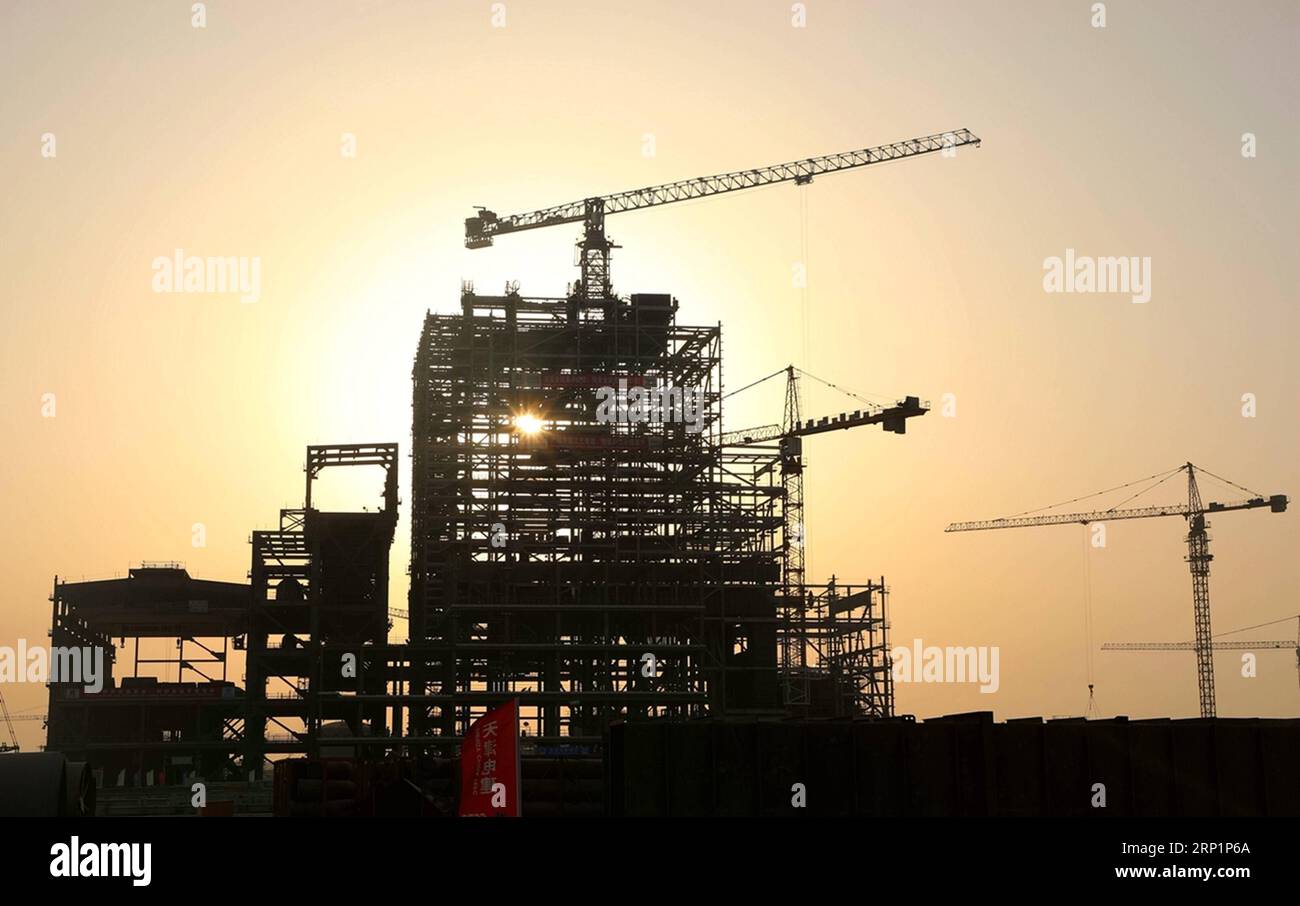 Dubai power station hi-res stock photography and images - Alamy