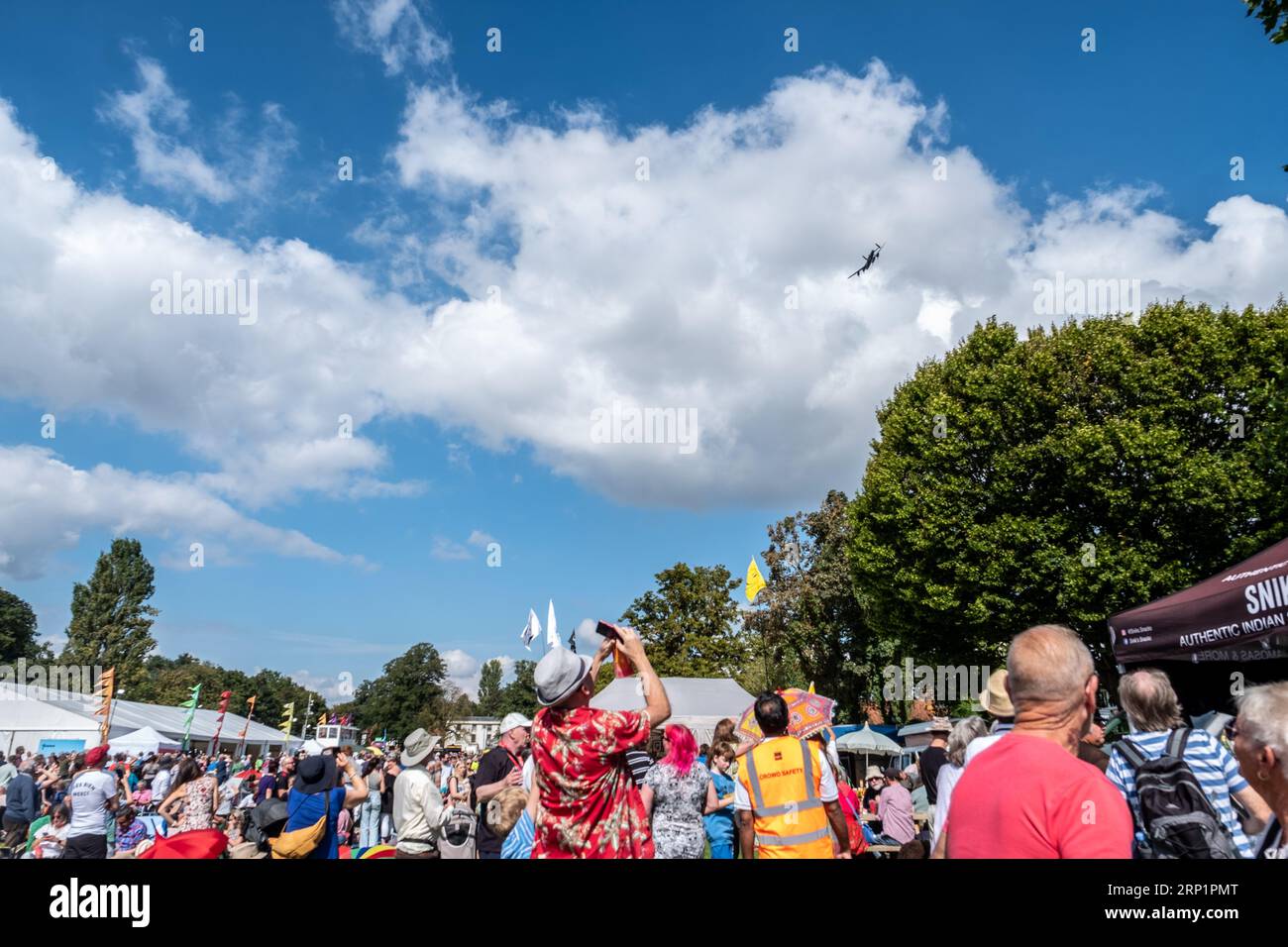 Fly past over the Kinecroft for Wallingford Bunkfest 2023 Stock Photo ...