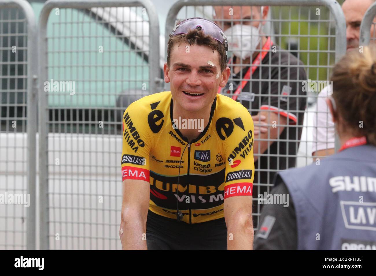 Sepp Kuss USA JUmbo Visma by finishing with teh small GC group takes ...