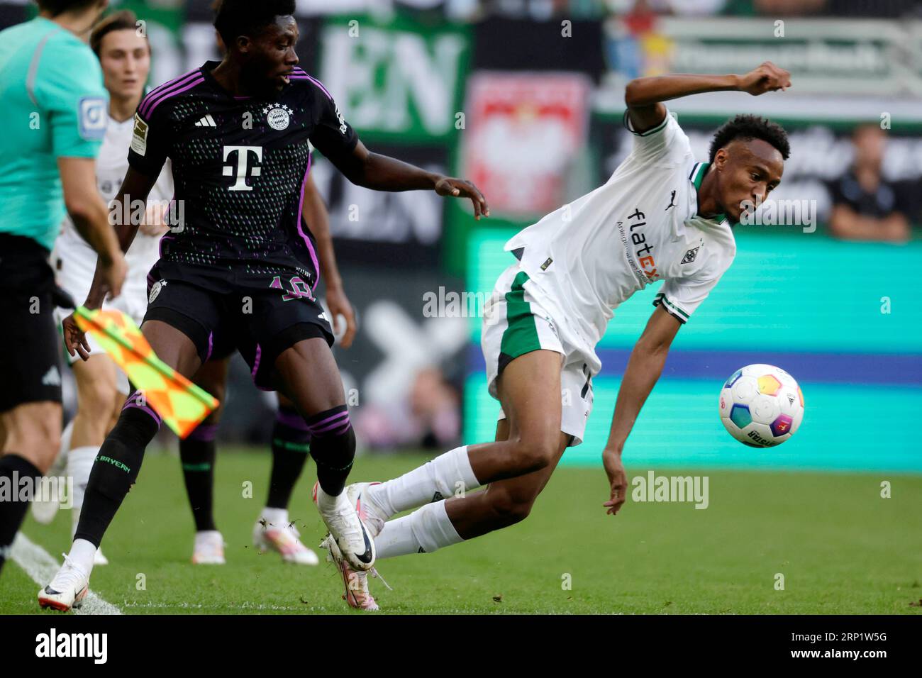 Alphonso davies 2023 hi-res stock photography and images - Alamy
