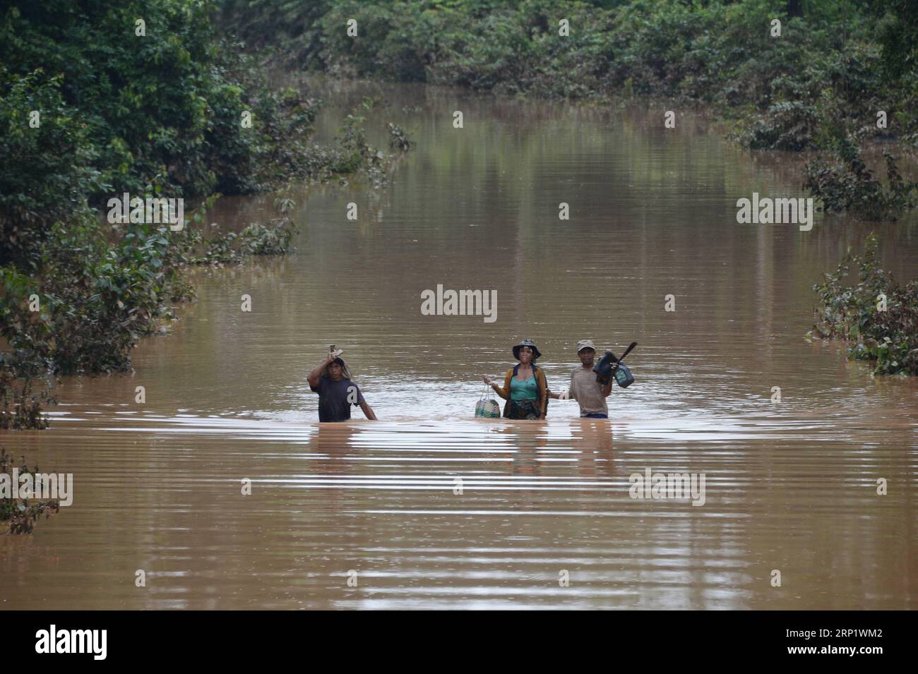 Laos atapeu dam flod hi-res stock photography and images - Alamy