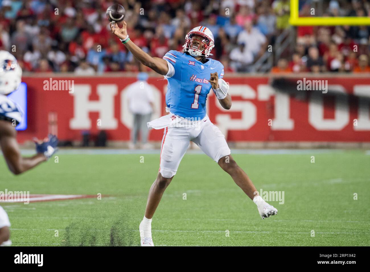 Houston, TX, USA. 2nd Sep, 2023. Houston Cougars quarterback Donovan ...