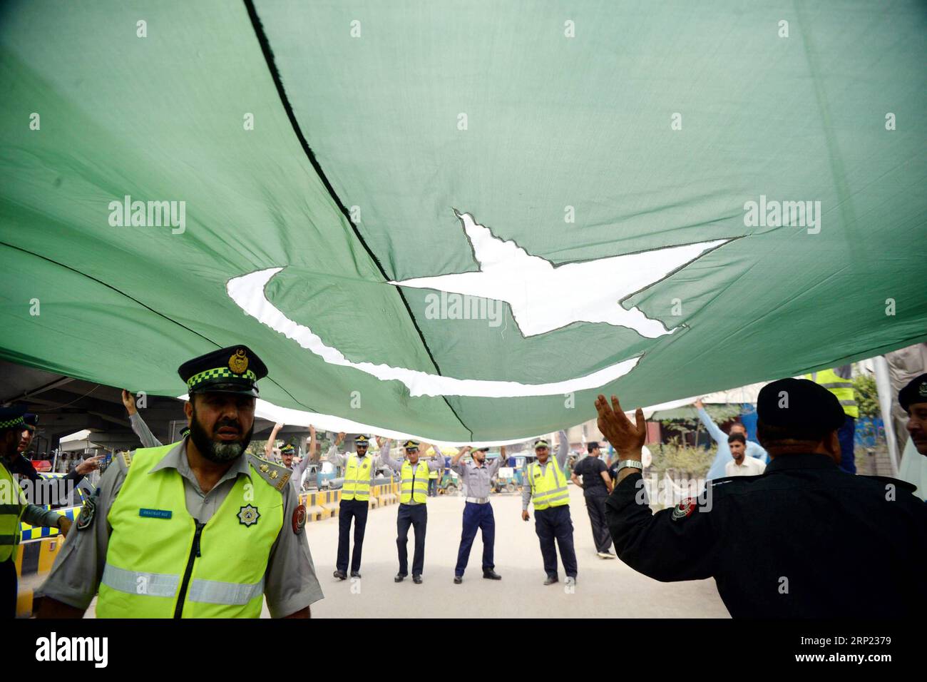 Pakistani national flag hi-res stock photography and images - Alamy