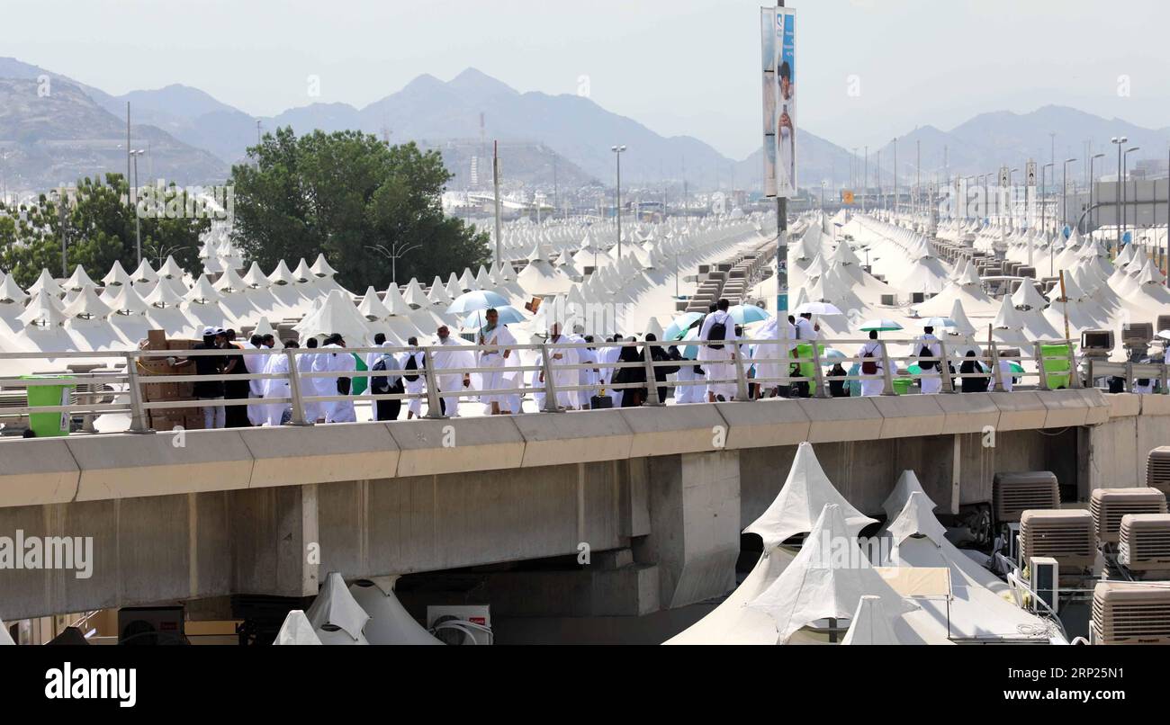 Mina mecca hi-res stock photography and images - Alamy