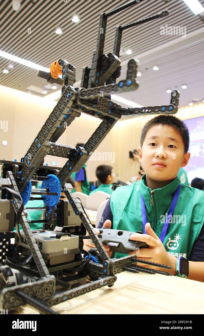 Vex robotics hi-res stock photography and images - Alamy