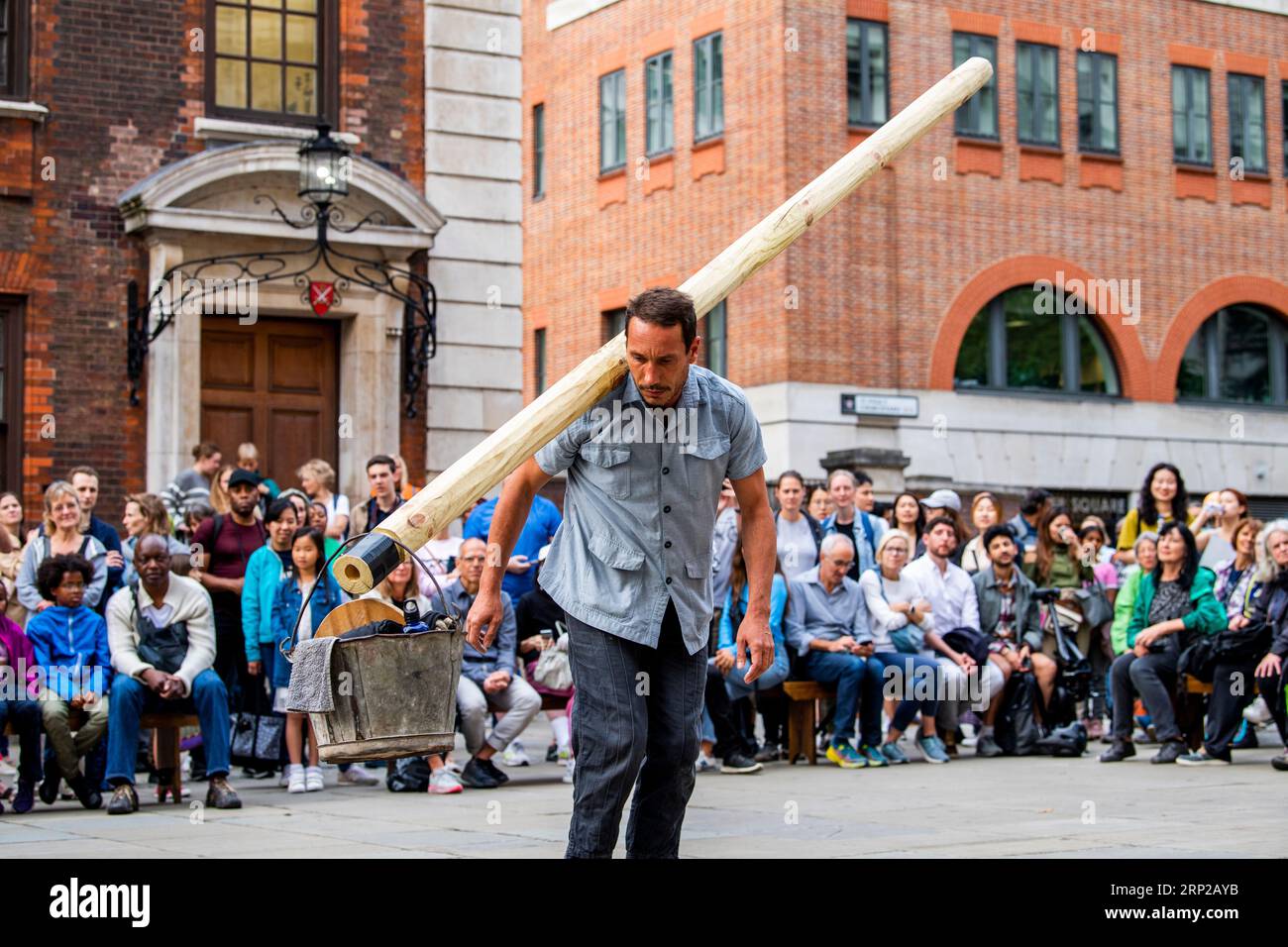 Joan Català performing 'Pelat' as part of the City of London ...