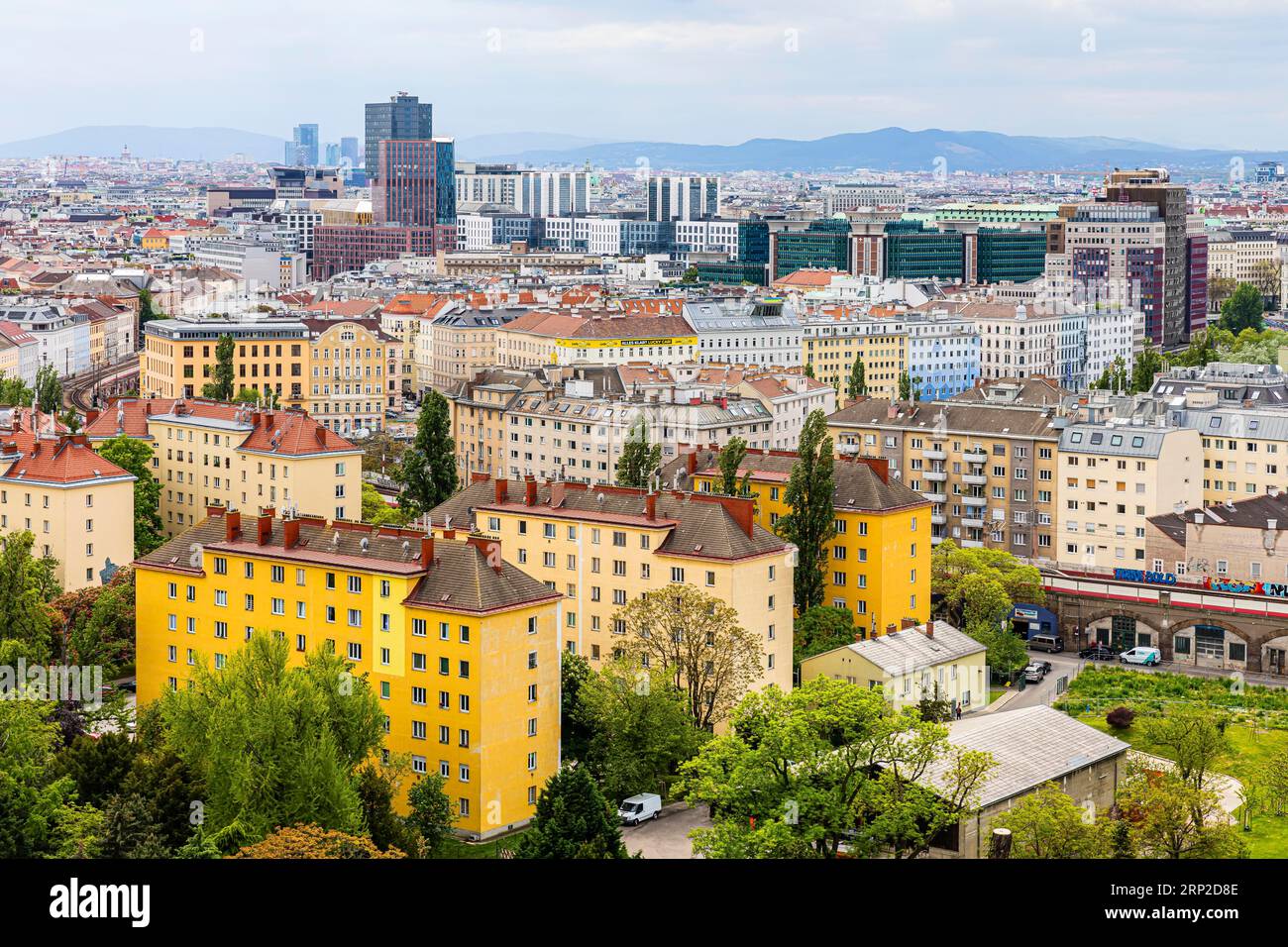 Older apartment building in vienna hi-res stock photography and images ...