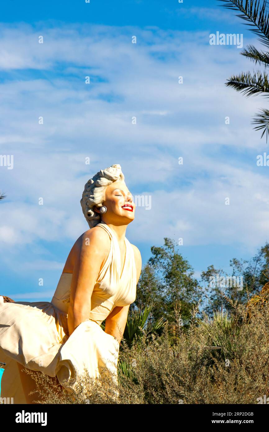 sculpture statue of marilyn monroe Forever Marilyn, Seward Johnson Palm ...