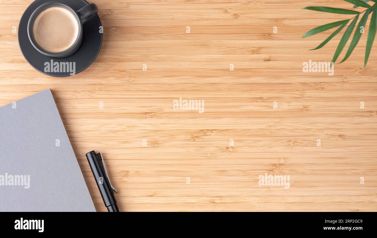 Flat lay desk arrangement with copy space 1 Stock Photo - Alamy