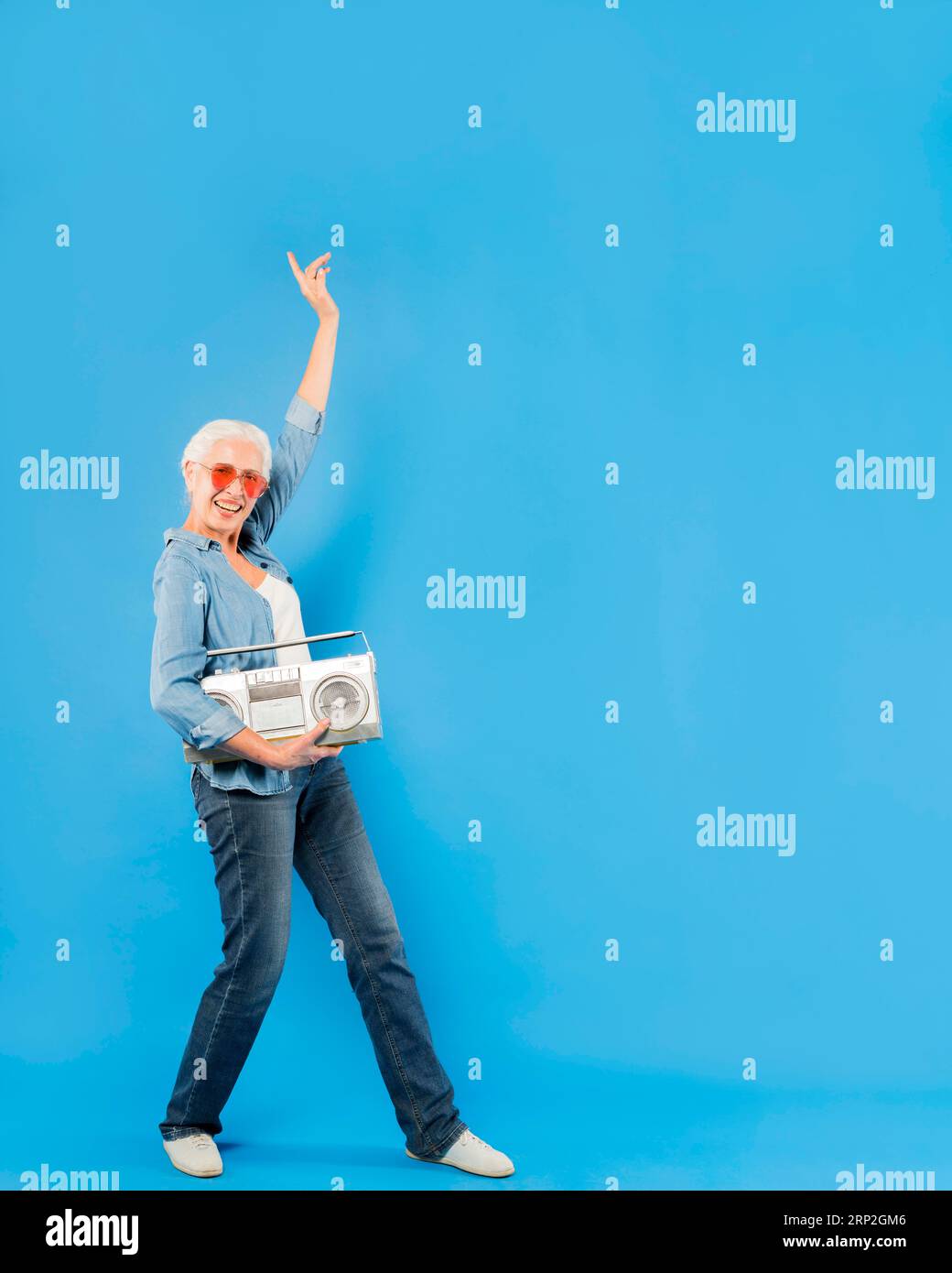 Senior woman vintage radio hi-res stock photography and images - Alamy