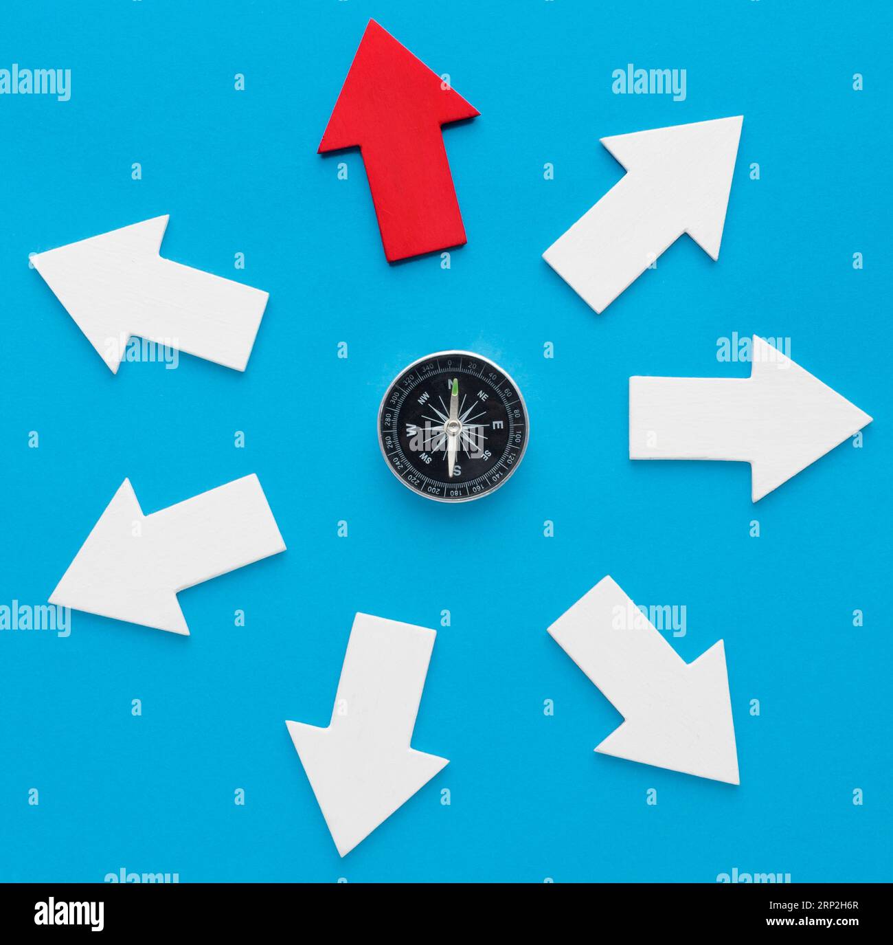 Top view compass with arrows Stock Photo - Alamy