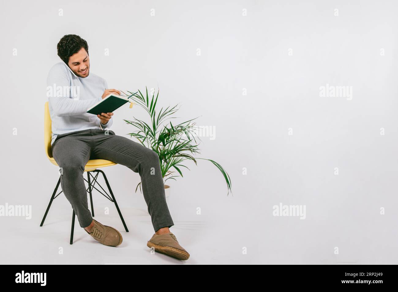 Diary phone man hi-res stock photography and images - Alamy