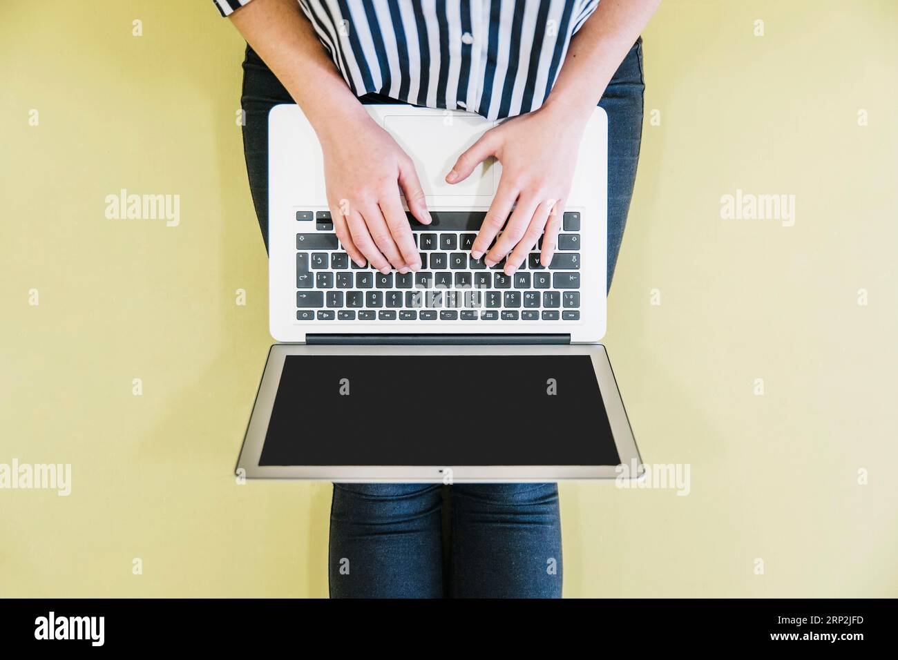 Laptop floor hi-res stock photography and images - Alamy