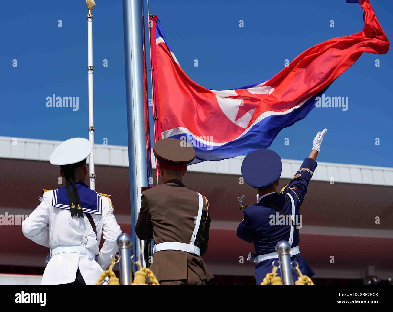 Soldiers raise flag hi-res stock photography and images - Alamy