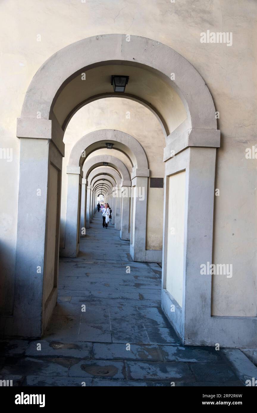 Lungarno degli Archibusier, (Vasari Corridor) of Renaissance ...