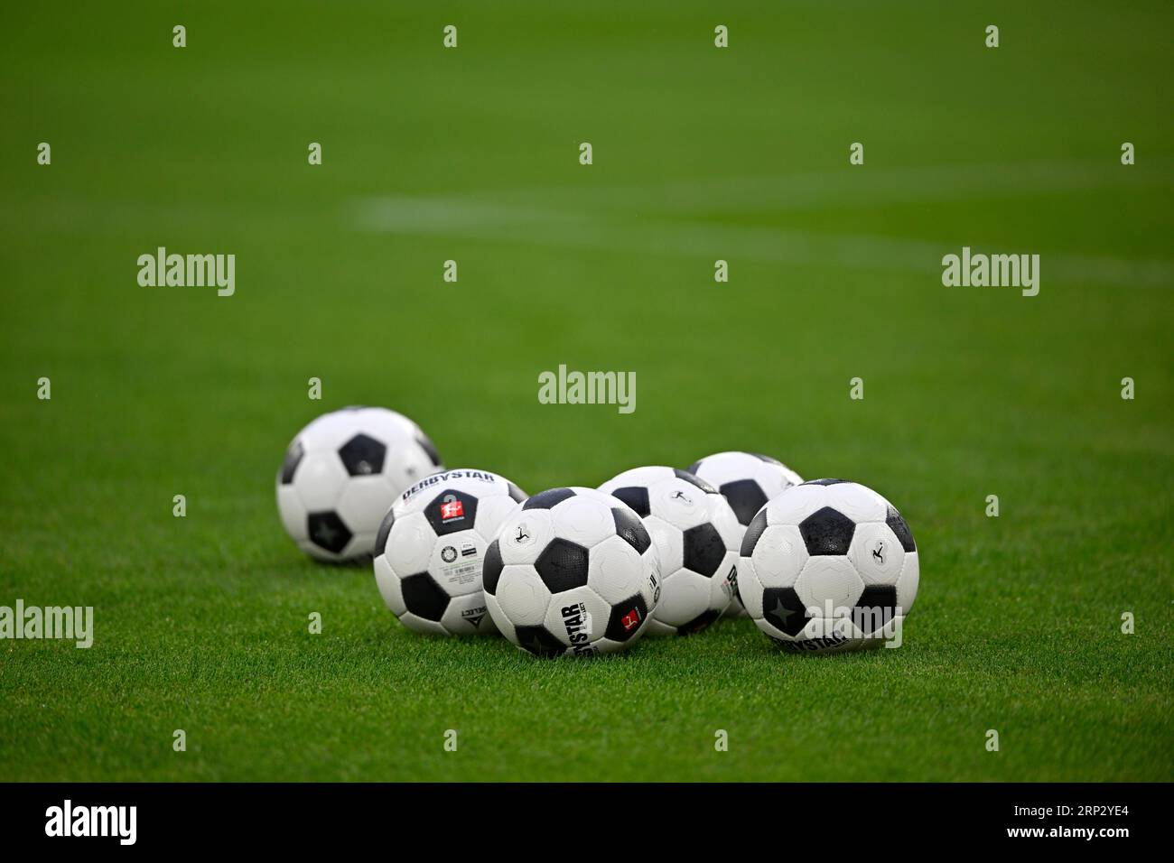 Allianz arena the match balls hi-res stock photography and images - Alamy