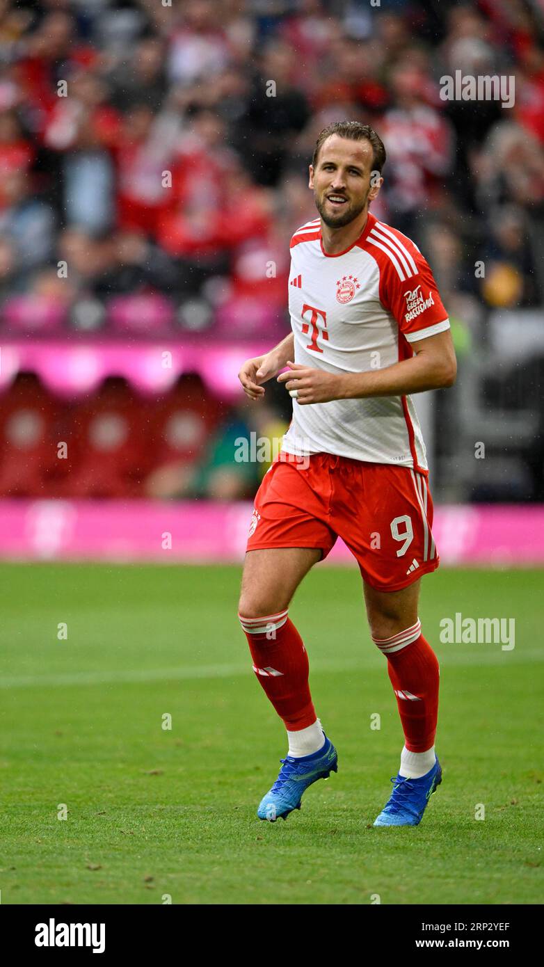 Harry Kane FC Bayern Munich FCB (09) smiles, Allianz Arena, Munich ...