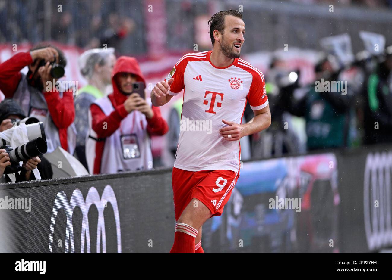 Harry Kane FC Bayern Munich FCB (09) goal celebration, smiles, Allianz ...