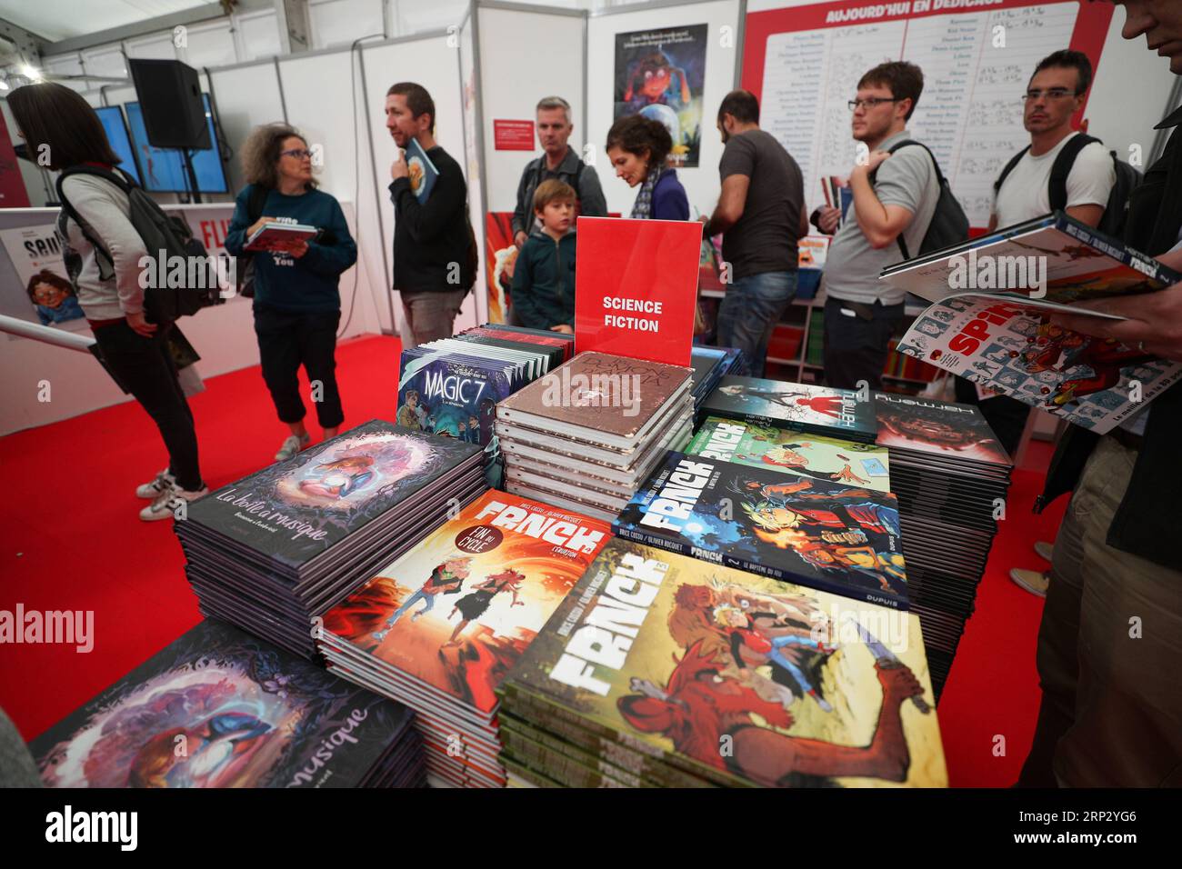 Screnings hi-res stock photography and images - Alamy