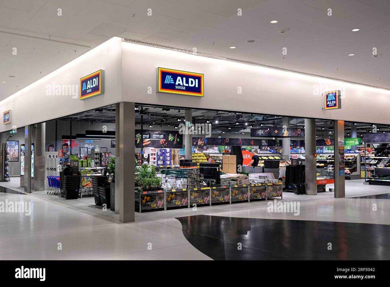 Aldi chain hi-res stock photography and images - Alamy