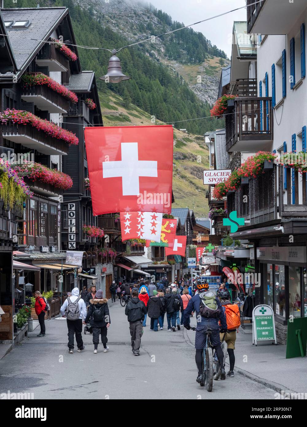 Zermatt town centre, Canton of Valais, Switzerland Stock Photo - Alamy
