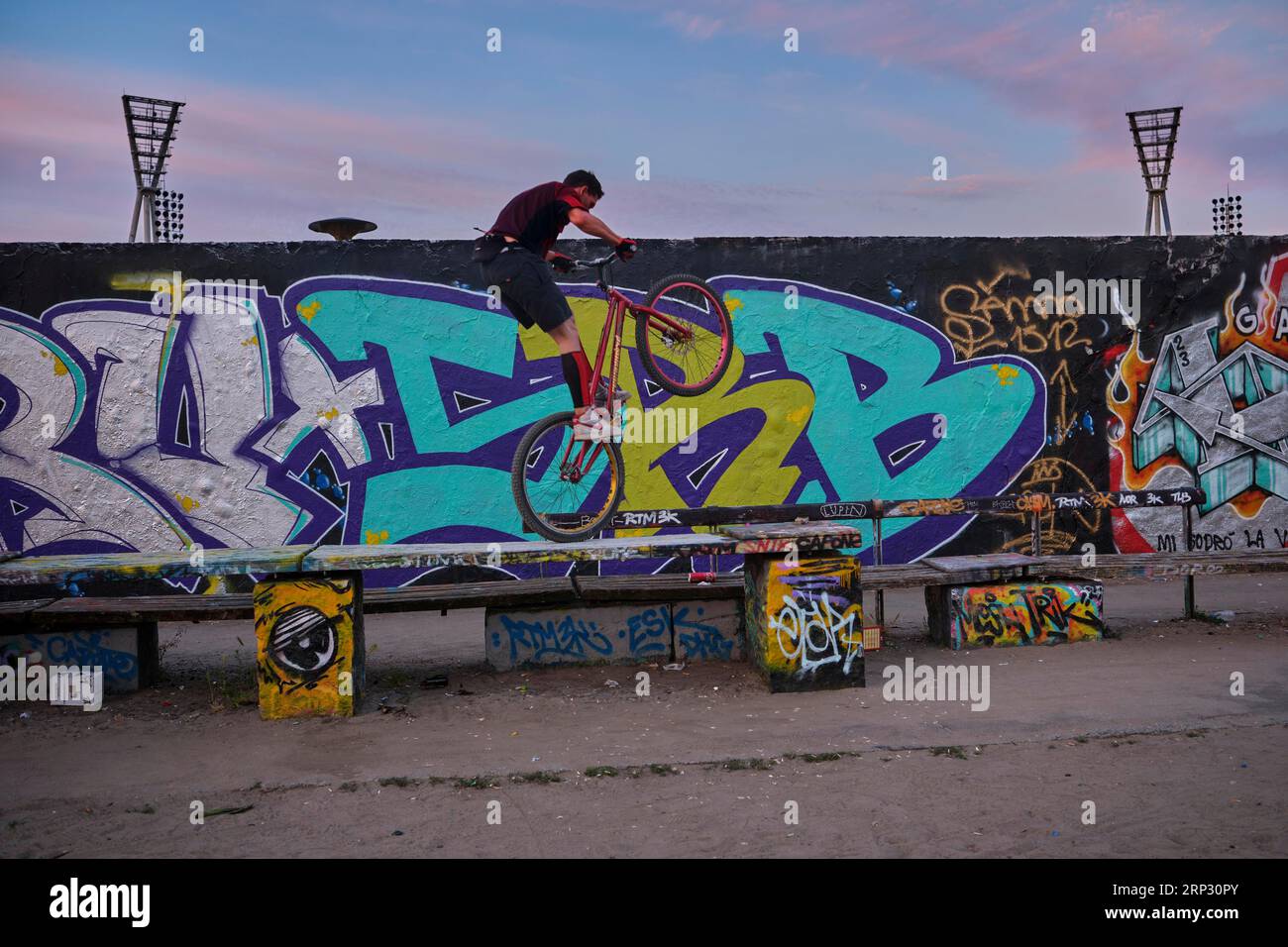 Graffiti bench hi-res stock photography and images - Alamy