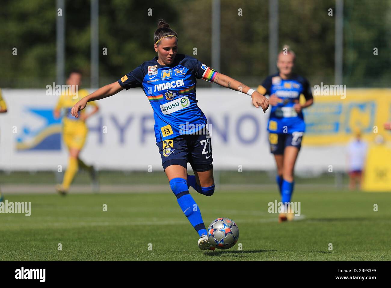 Jennifer cross hi-res stock photography and images - Alamy