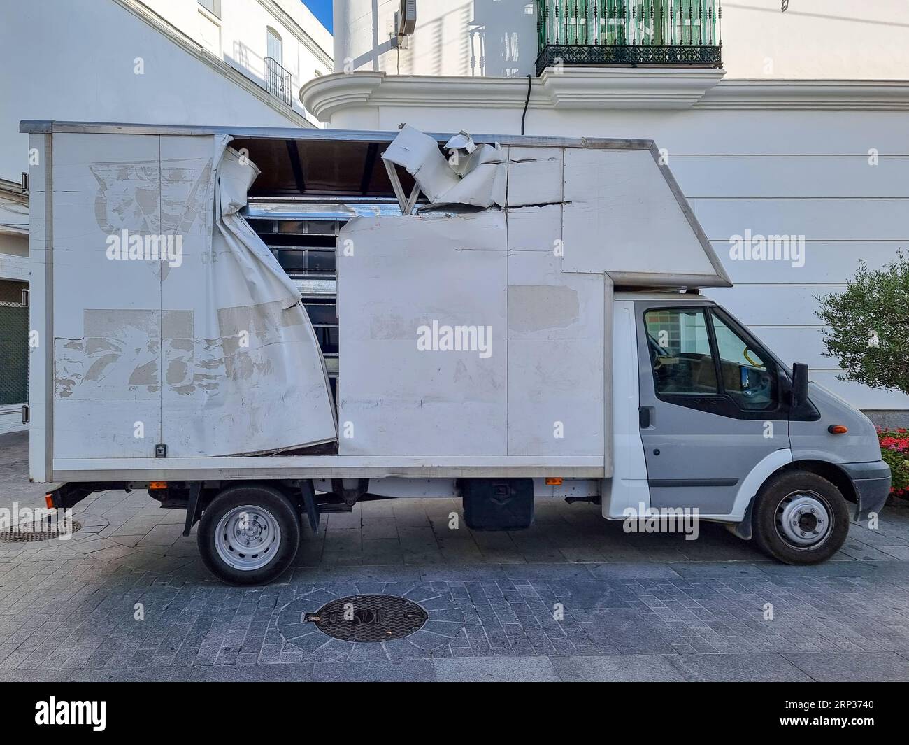Destruction damaged truck hi-res stock photography and images - Alamy