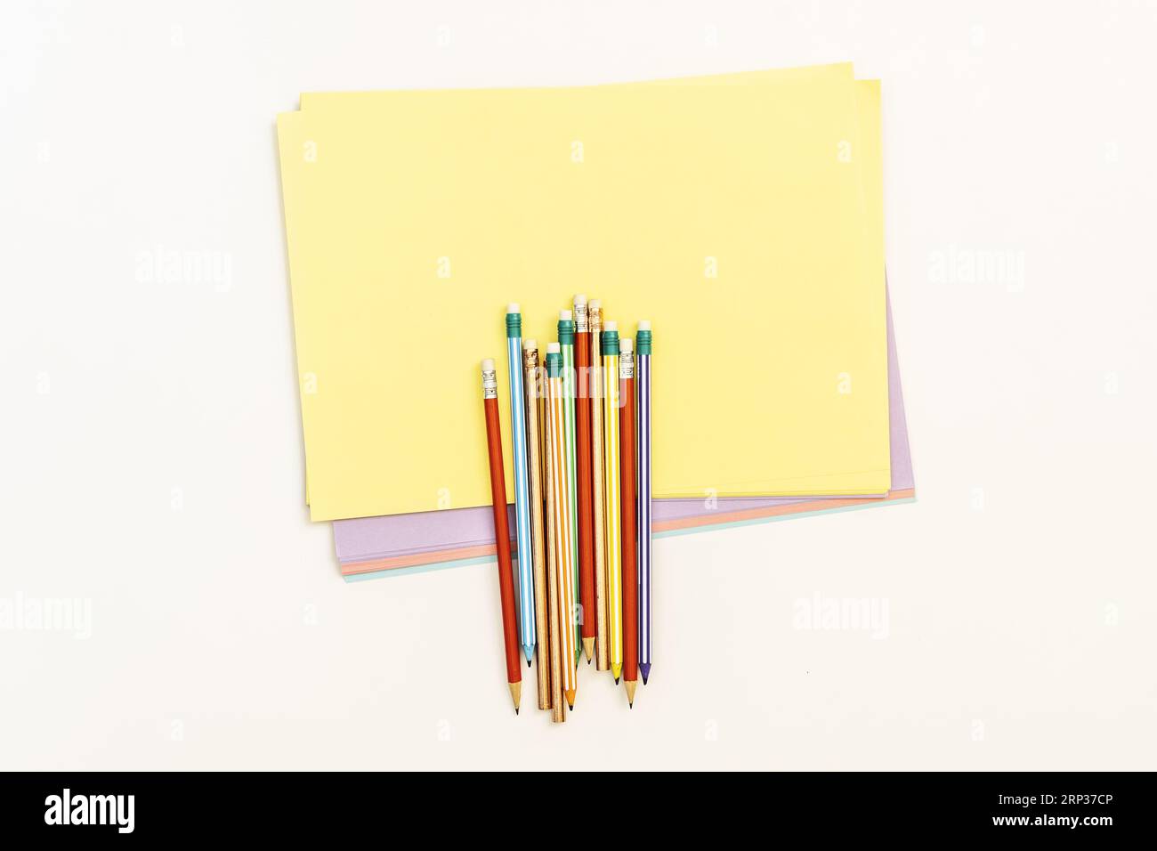 Paper reams texture hi-res stock photography and images - Alamy