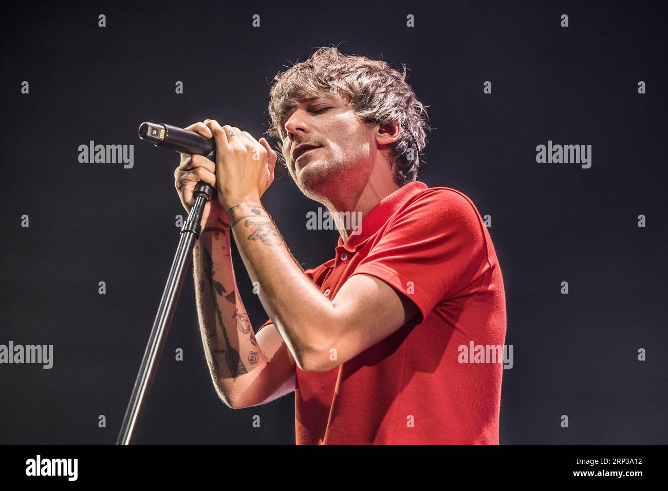Louis tomlinson hi-res stock photography and images - Alamy