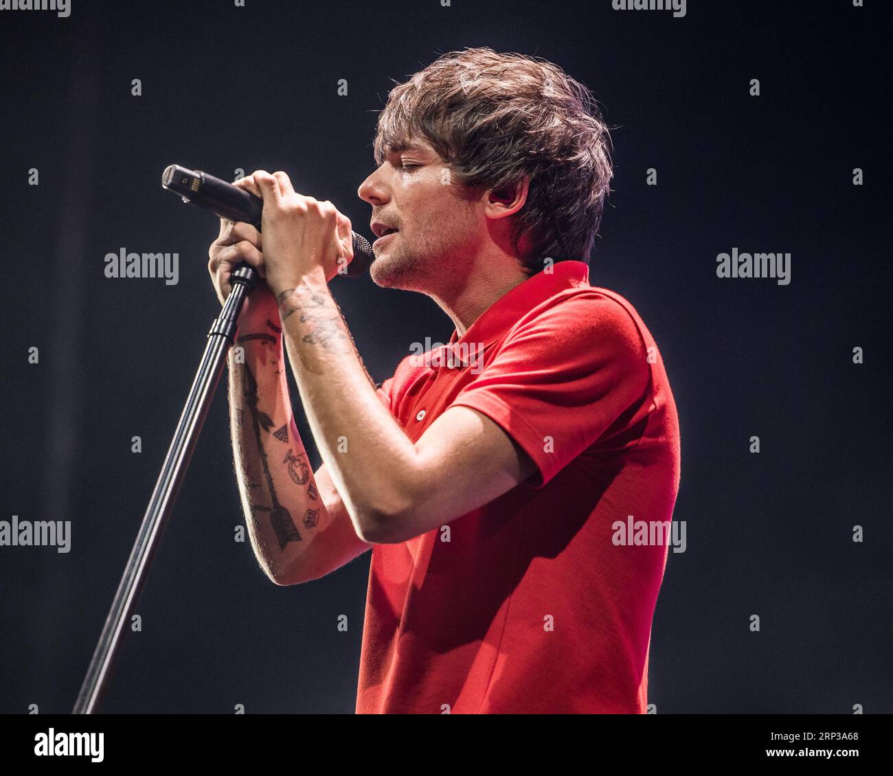 Louise Tomlinson of One Direction performing solo live in Oslo on 1 ...