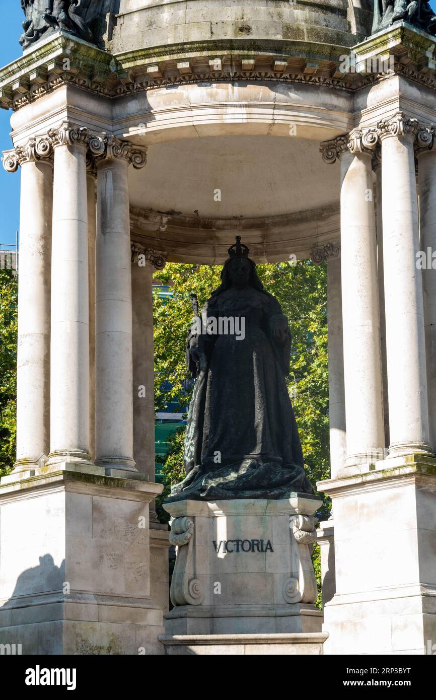 Victoria Monument in Liverpool Stock Photo - Alamy